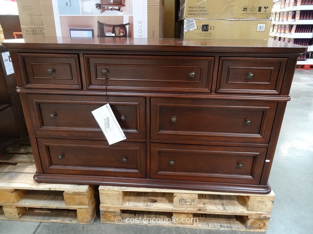 Pulaski Furniture Manning Dresser Pulaski Furniture Manning Dresser